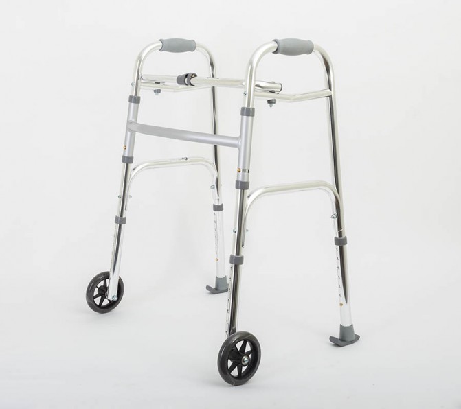 JUNIOR MARCHETTE PLIANTE EN ALUMINIUM AVEC ROUES 5’’ | Continent Globe